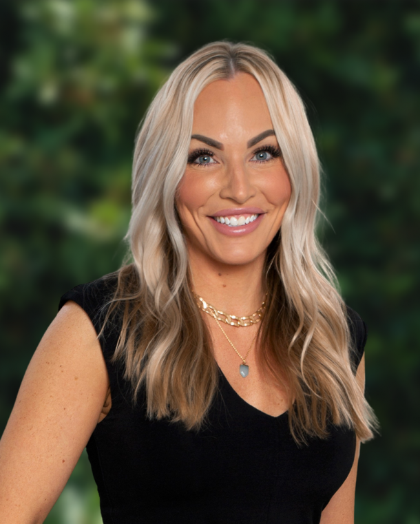 Meet The Team | About | Aaron Thomas Home Team