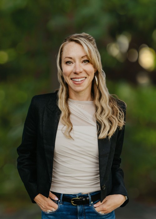 Amy Baylous | South Puget Sound Real Estate | Aaron Thomas Home Team