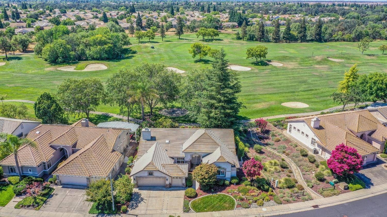 9 Homes near Golf Courses