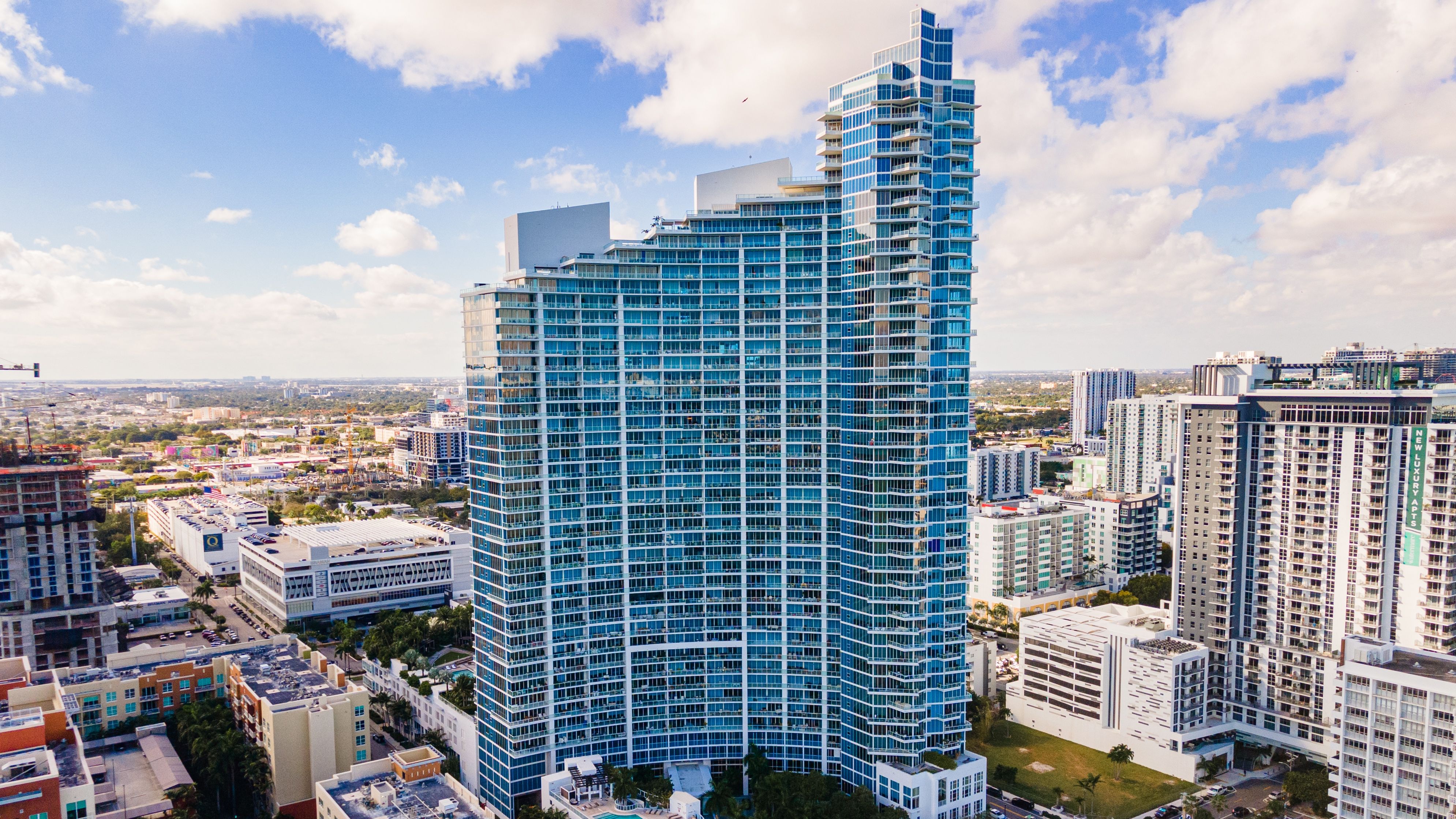 All About Paramount Bay in Egdewater, FL