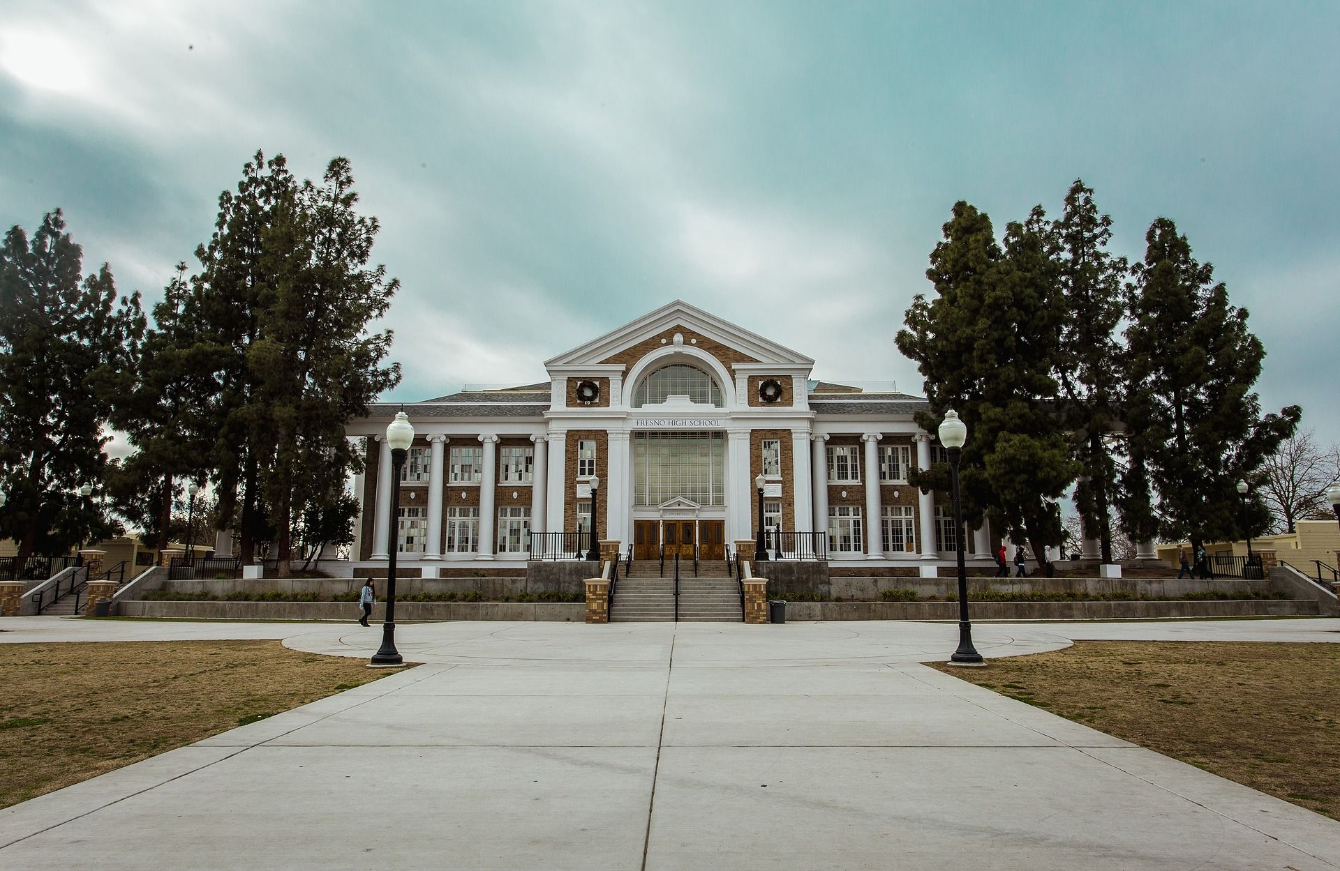 Fresno High Neighborhood Guide