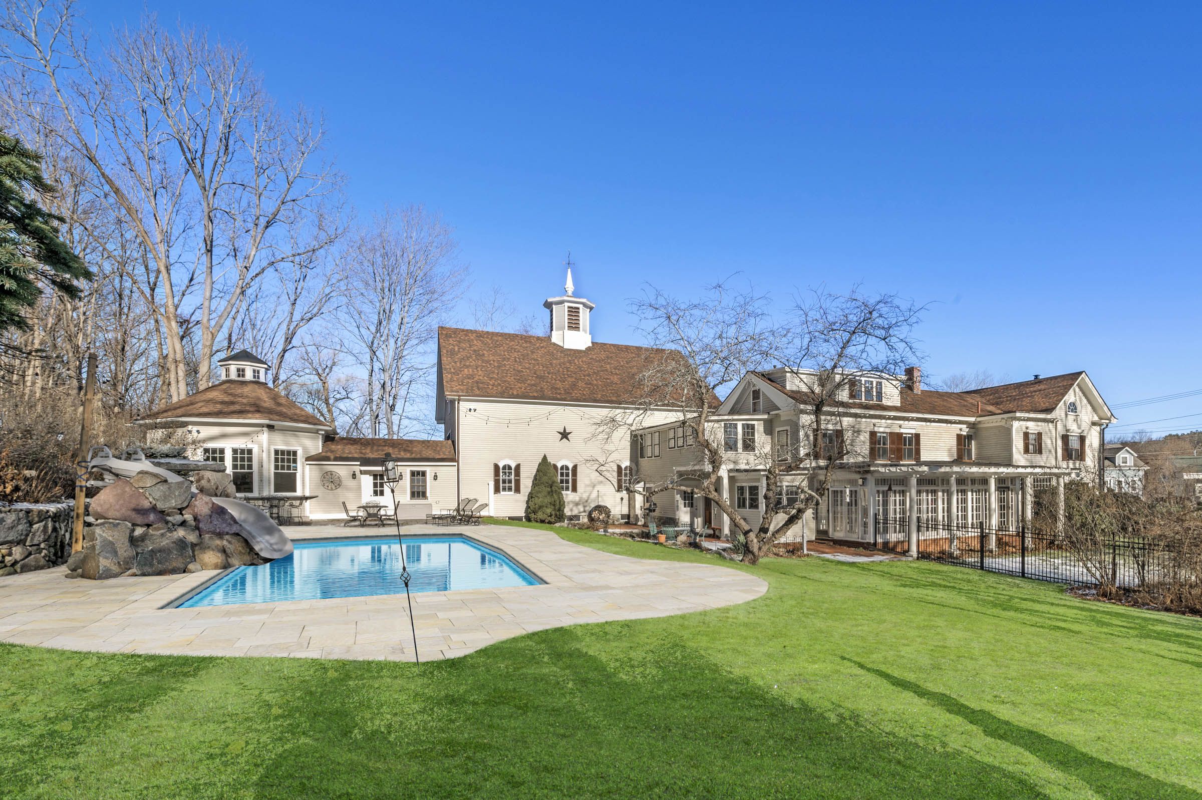 SOLD | 2 S Hampton Rd | Amesbury, MA | $1,215,000