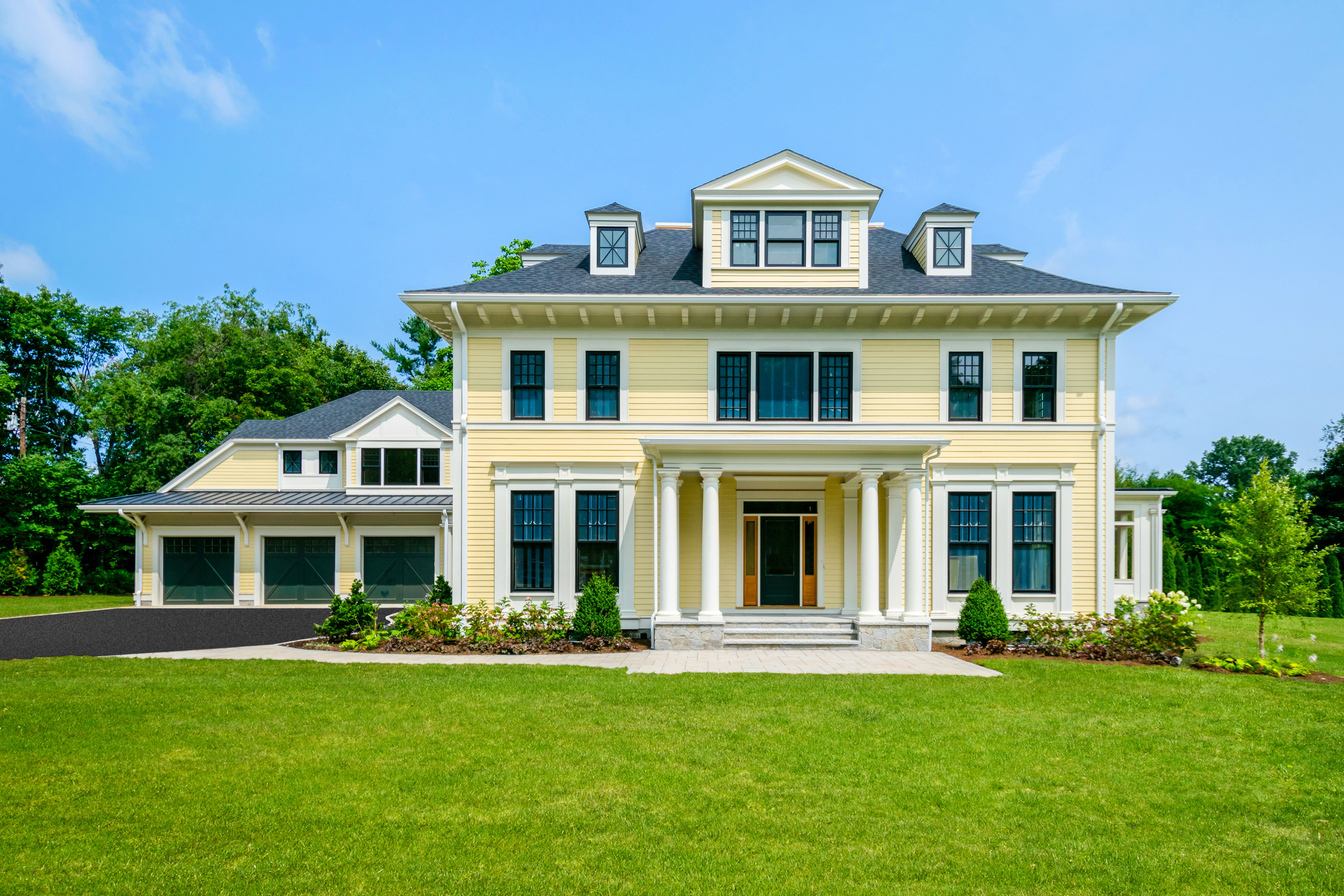 291 Emerson Rd, Lexington