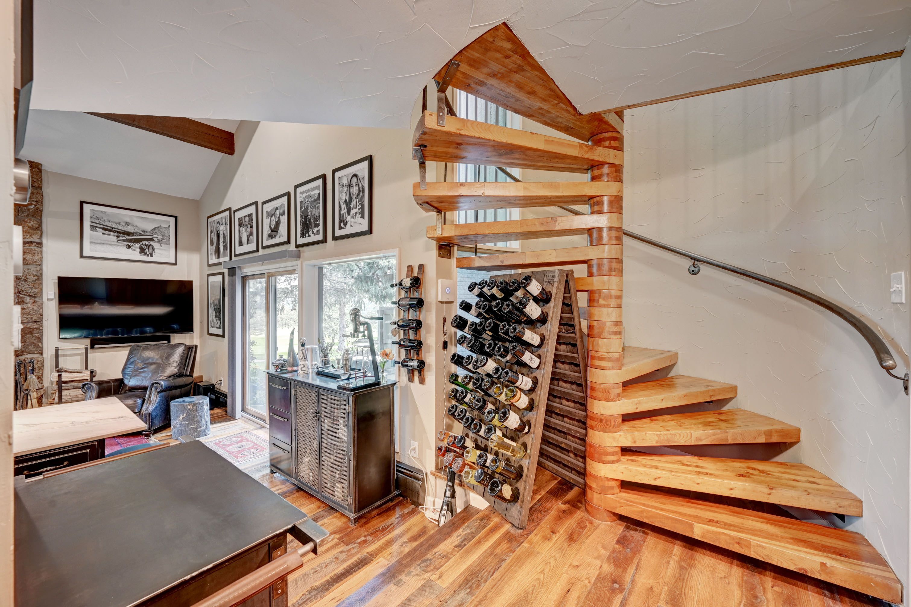 Prime Location Hiwan Golf Club