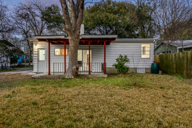 Charming 3 bed home in Austin's Crestview neighborhood