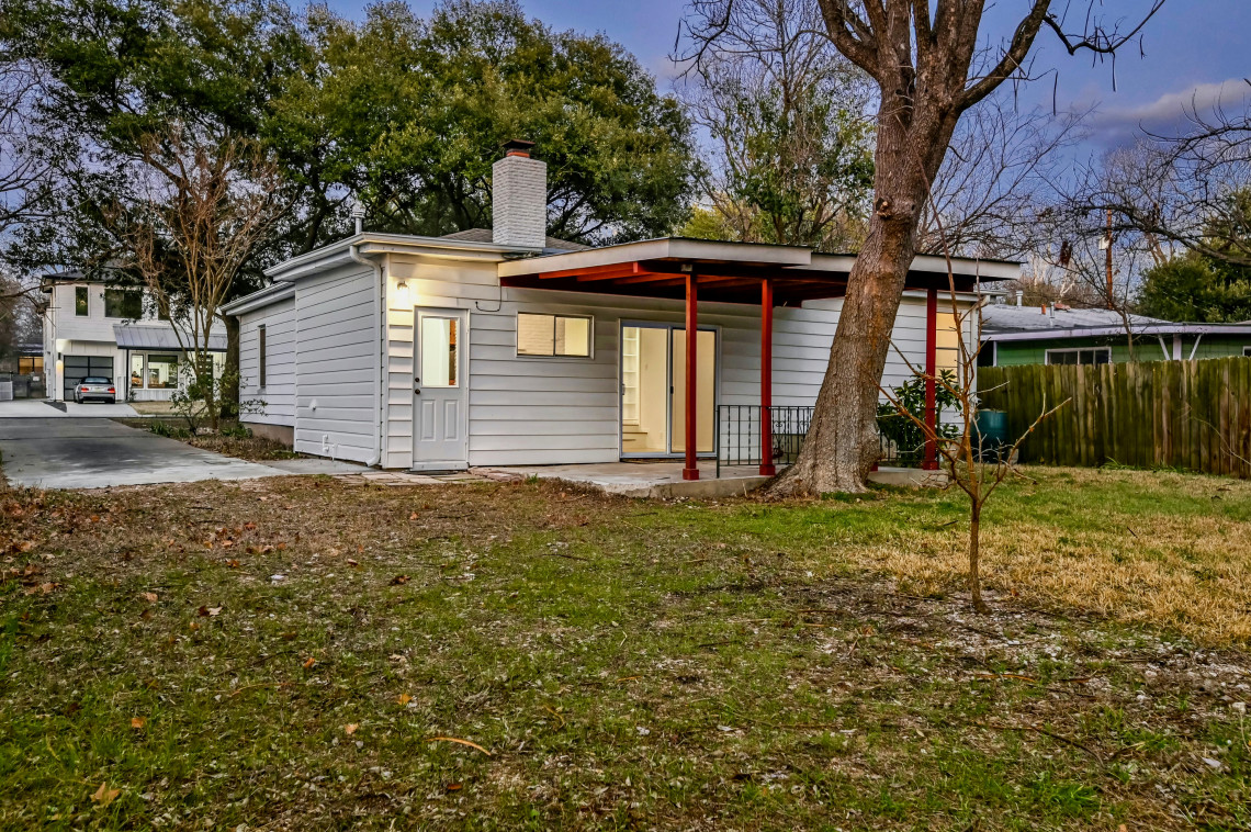 Charming 3 bed home in Austin's Crestview neighborhood