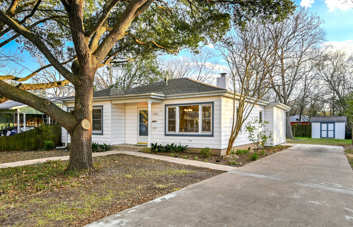 Charming 3 bed home in Austin's Crestview neighborhood